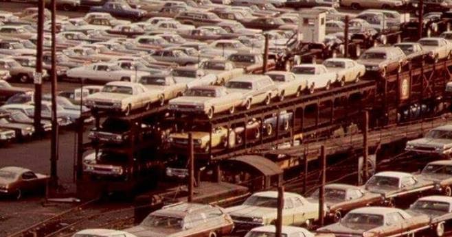 Towns and Nature: Detroit, MI: Chrysler's Jefferson North Assembly Plant