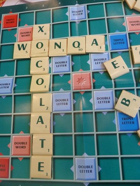 Wonka 70%: Scrabble de chocolate