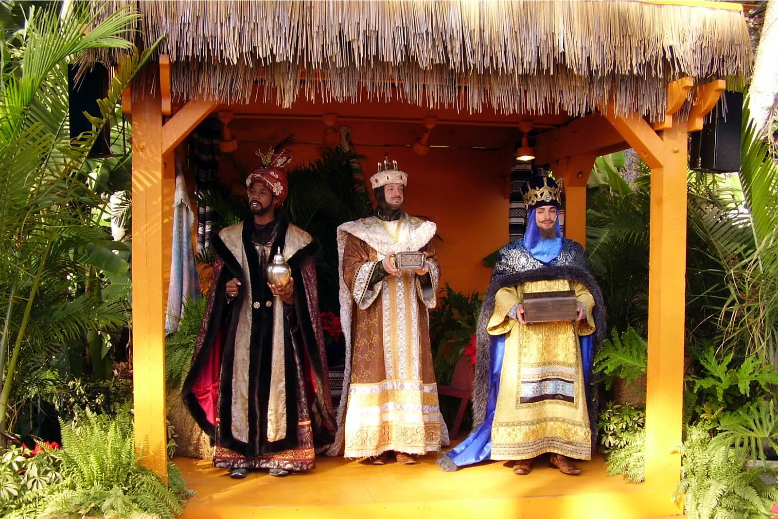 Disney at Heart: Holidays Around the World - The Storytellers of EPCOT