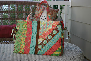 Girls in the Garden: Charm Pack Bag - Tutorial