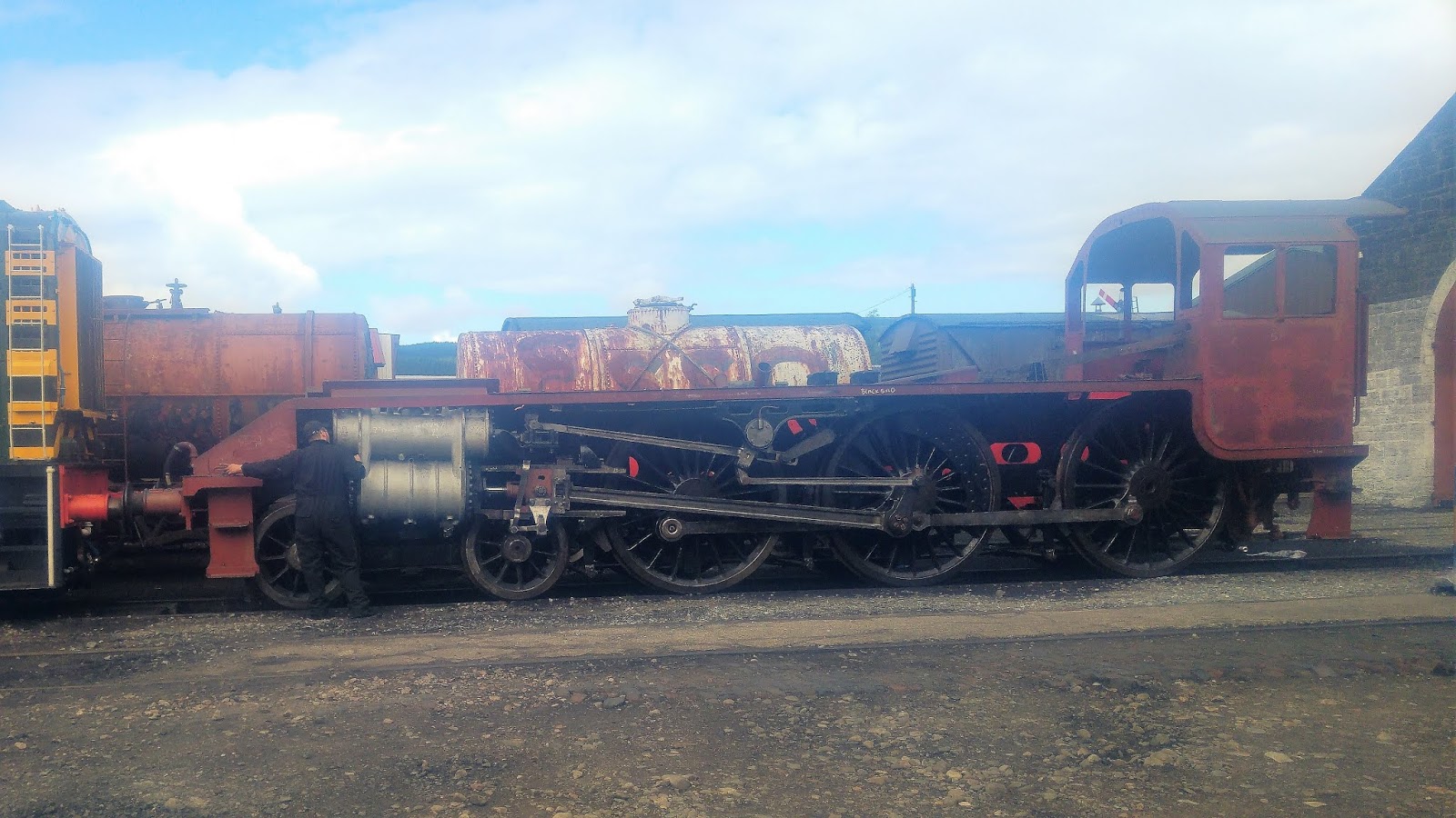 5025 The oldest surviving LMS Black 5: Valve setting