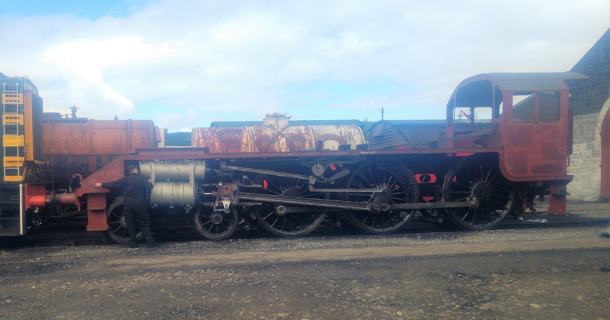 5025 The oldest surviving LMS Black 5: Valve setting
