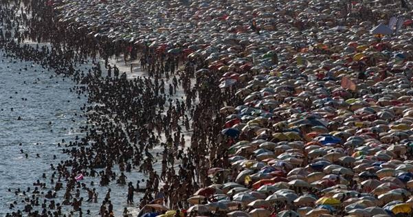 99 WOW: The World's Most Crowded Beachesأكثر شواطيء العالم إكتظاظا