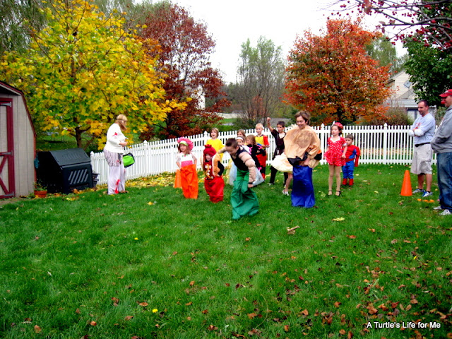 17 Halloween Birthday Party Ideas: Easy Games, Food & Decor