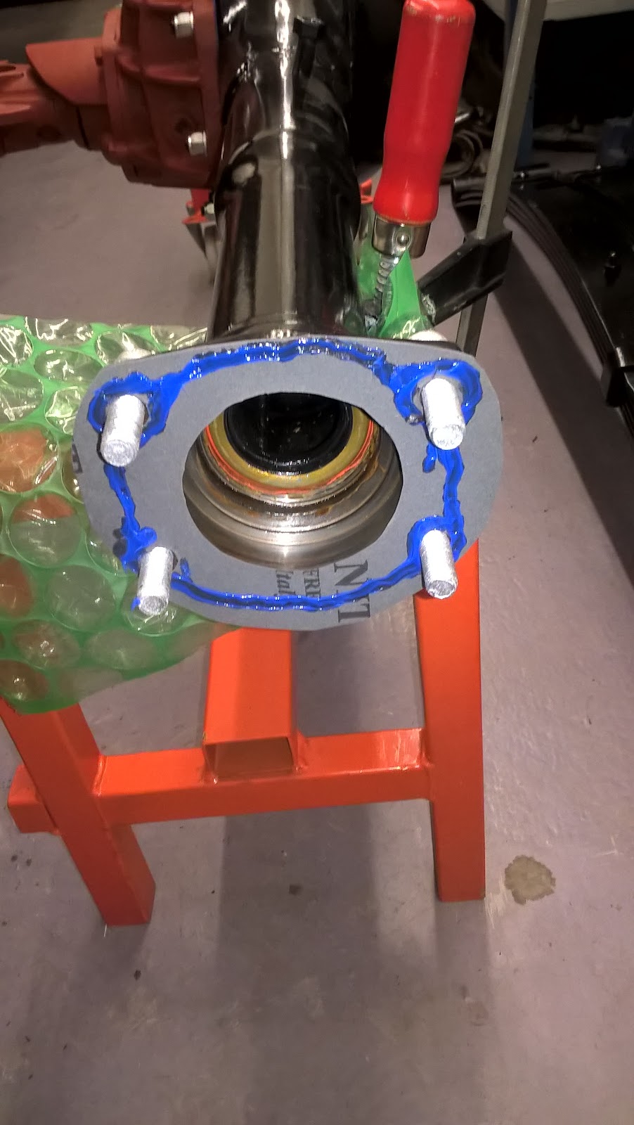 1965 Mustang 'Snowback' Fastback: Rear axle assembly and installation