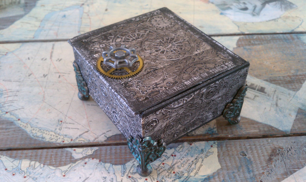starrgazer creates: Embossed Metal Box Tutorial