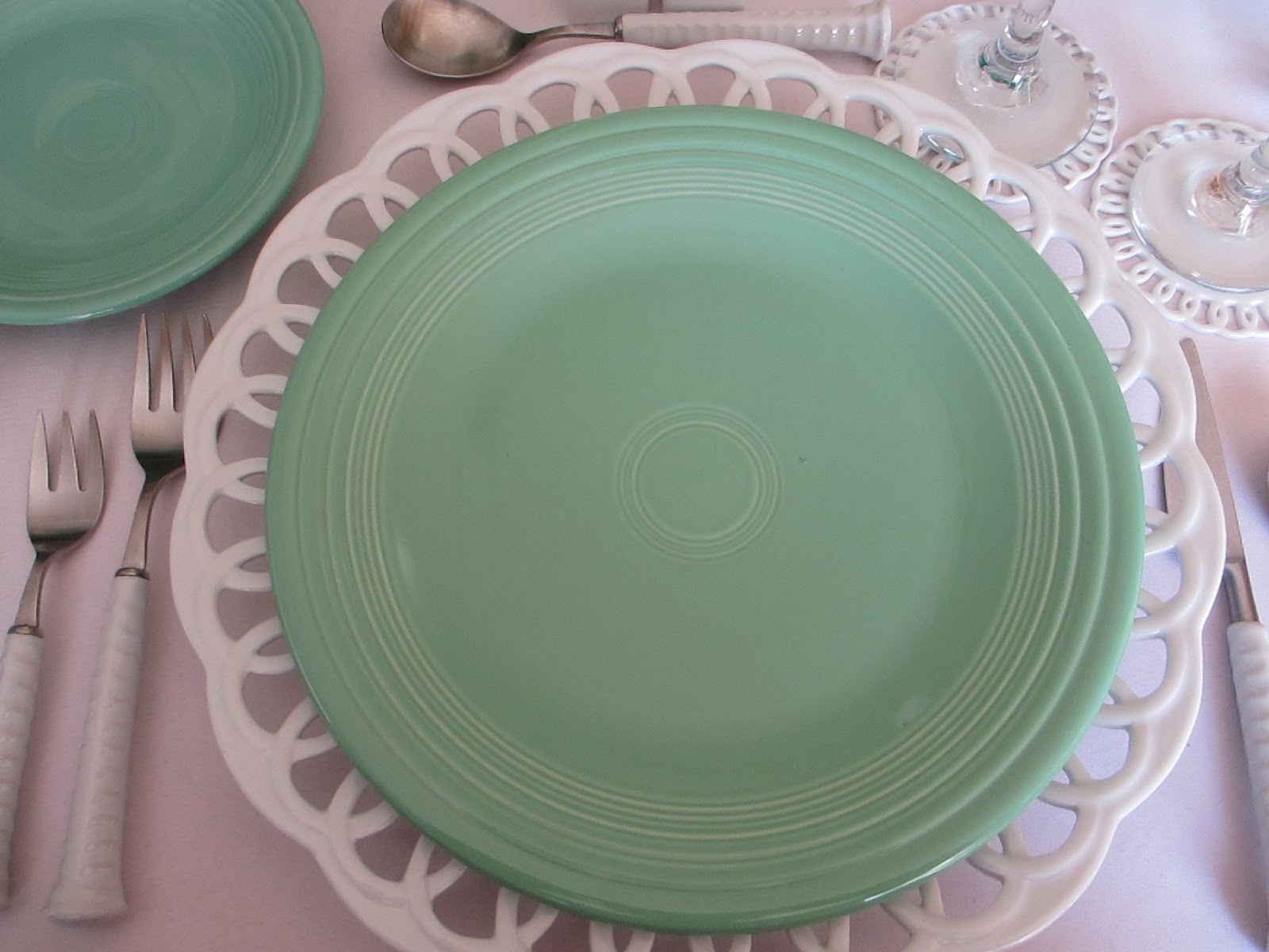 The Welcomed Guest: Vintage Fiestaware Table