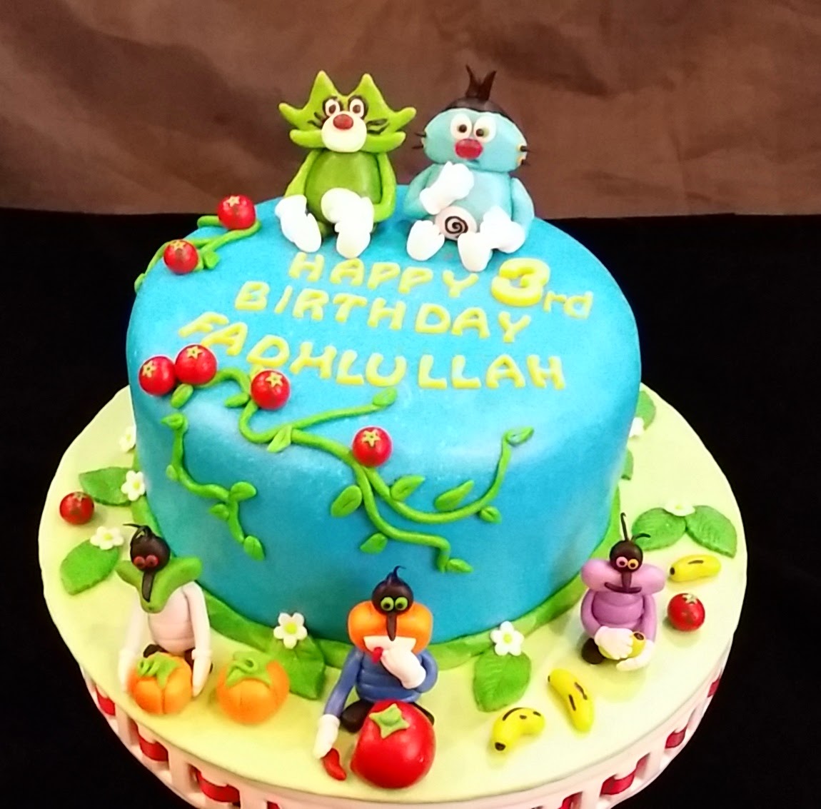 Sweet Creations: Oggy and the Cockroaches rainbow cake