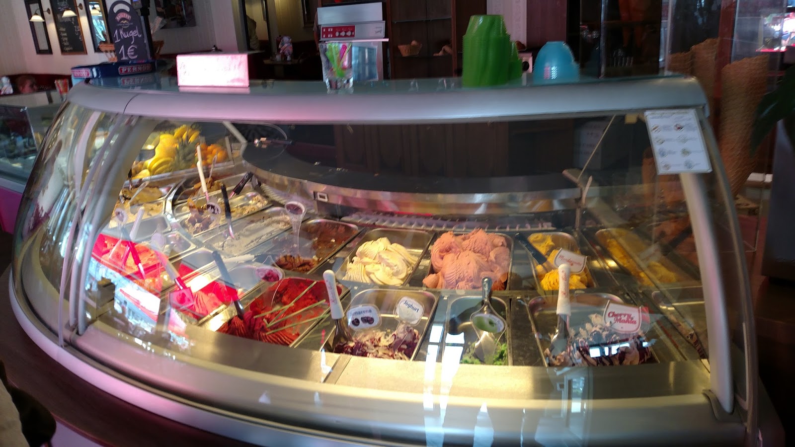 PIG OUT SPOTS: Eiscafé Bellini (Frankfurt/Oder, Germany)