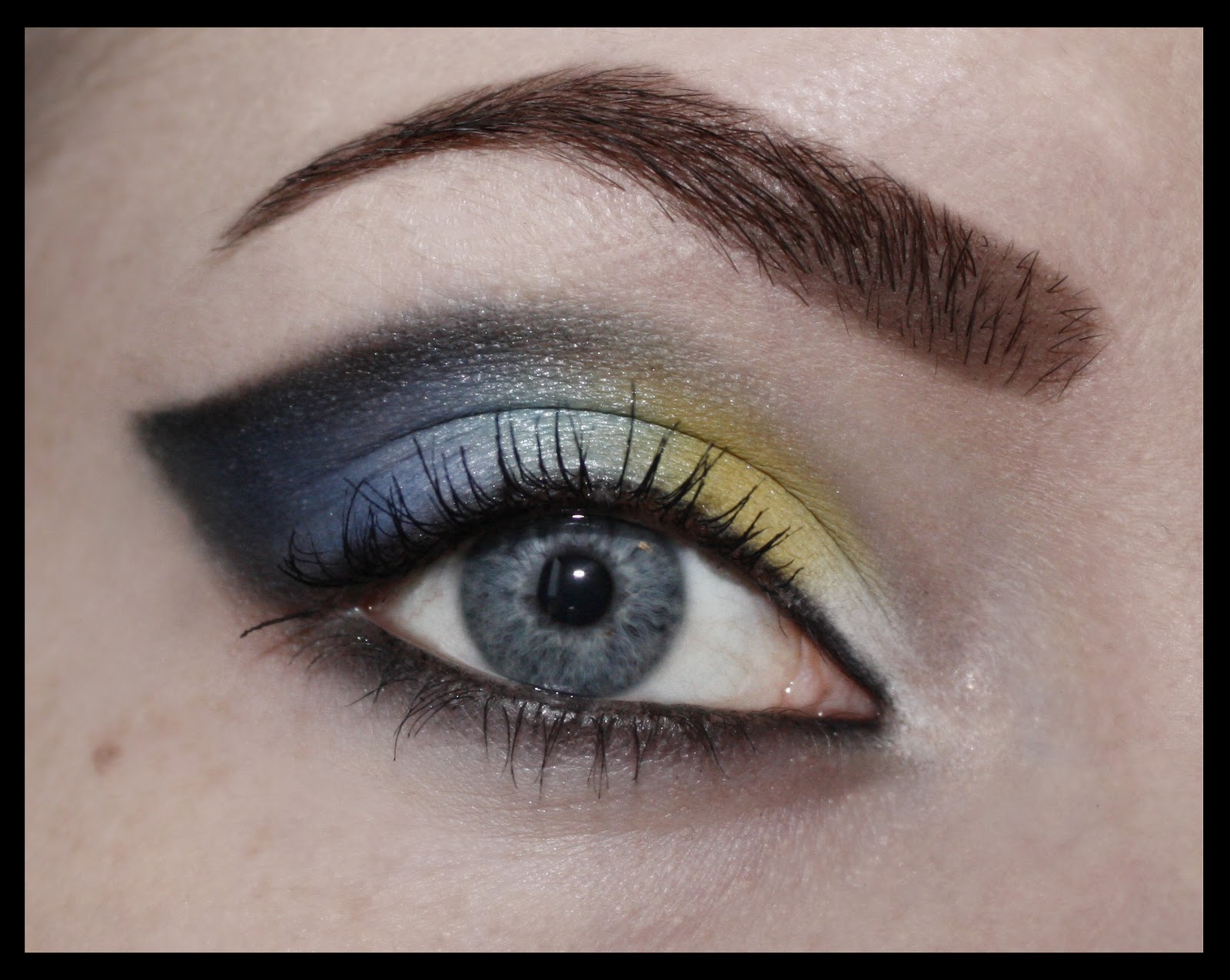 Madam Noire Makeup Studio: Tutorial: Blue and yellow cateye