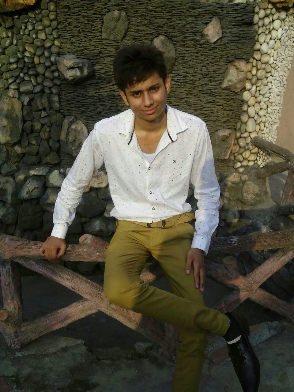 Shubham Verma: Best Pictures Of Shubham Verma With His Freind On LPU ...