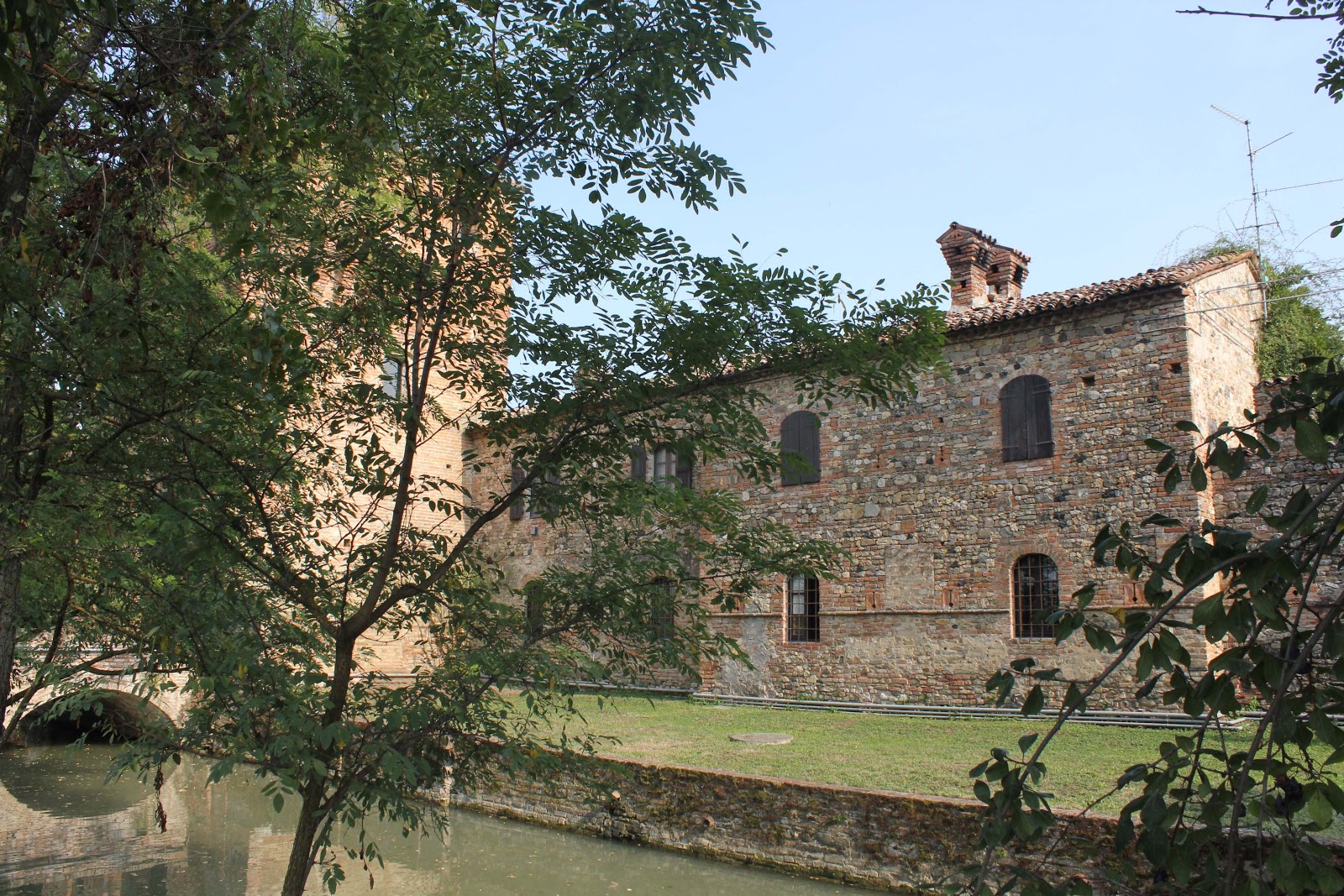Emilia Misteriosa: MISTERIOSE PRESENZE E SIMBOLI ESOTERICI AL CASTELLO ...