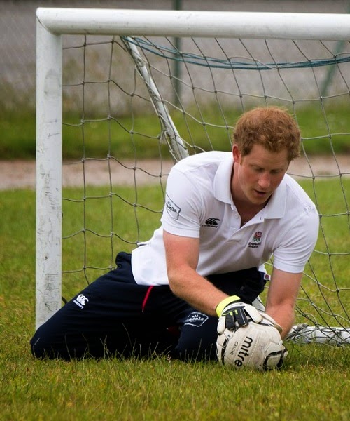 VJBrendan.com: Prince Harry Plays a Rugby Game With Children at Inspire ...