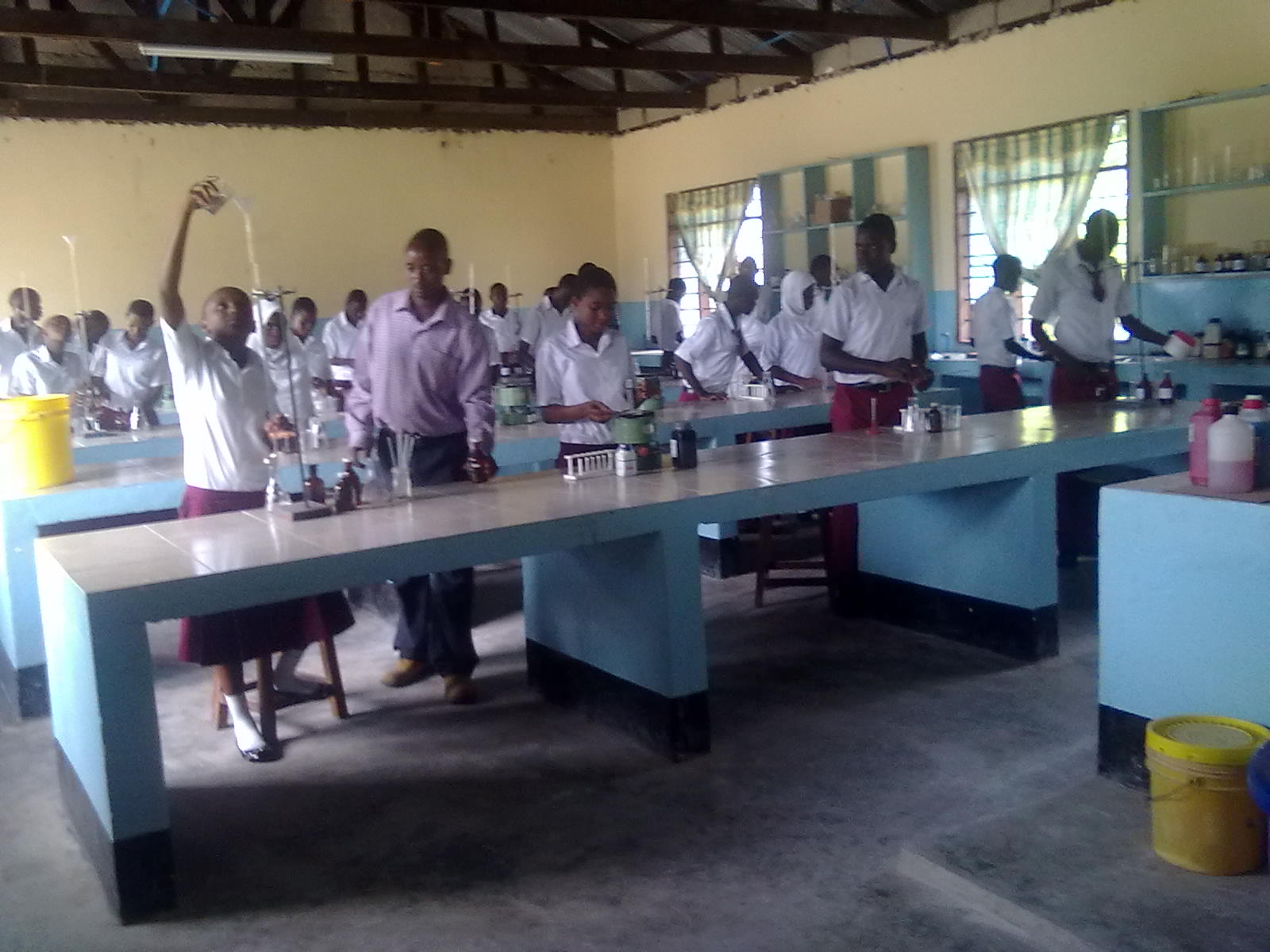 MAJOHE SECONDARY SCHOOL / TANZANIA: MAZINGIRA YA SHULE YETU