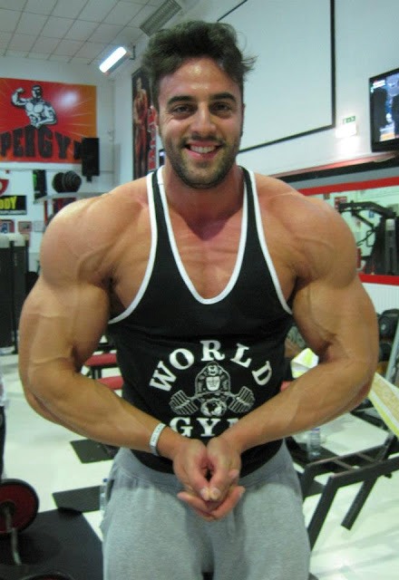 world bodybuilders pictures: Portuguese musclesman Joao Florentino