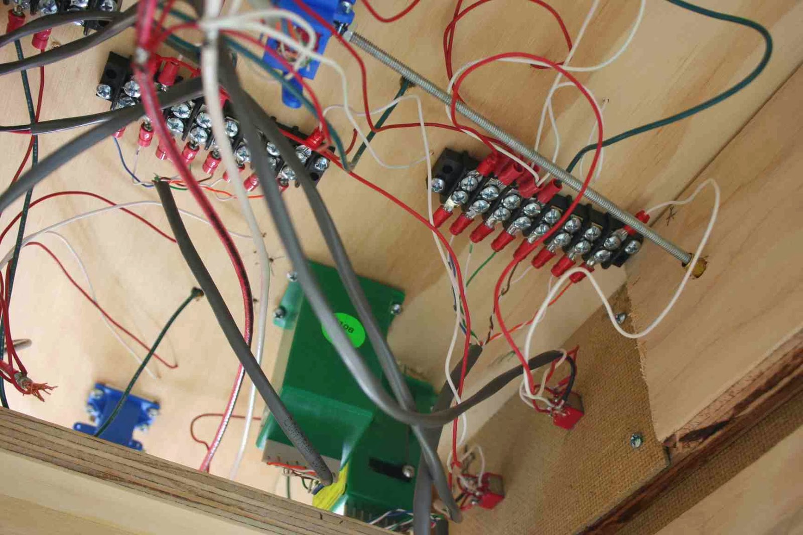 Southern Pacific Cascade Line: CONTROL FOR THE SWITCHES