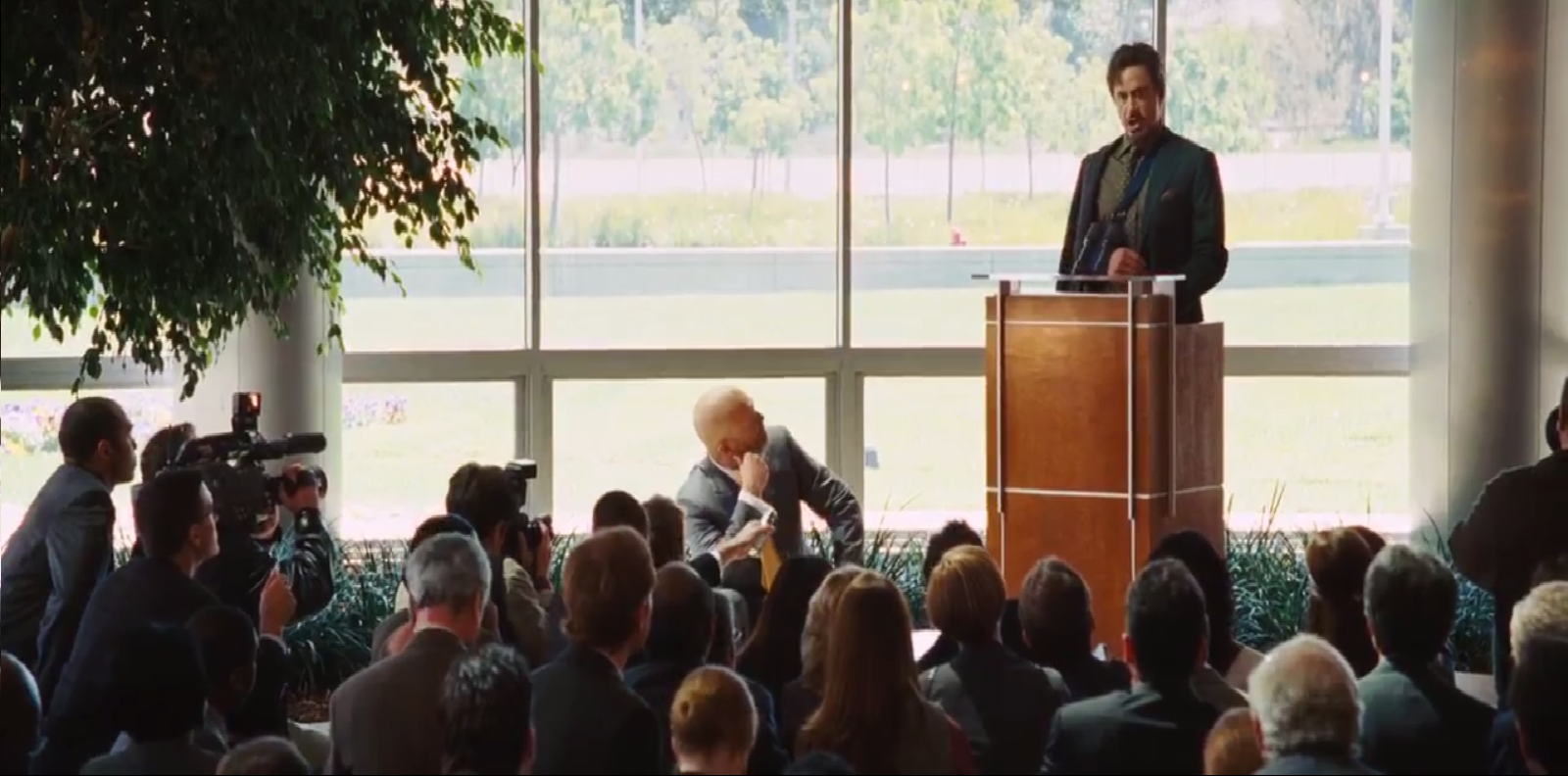 Film Reviewer Jr.: A Complete Analysis of Iron Man Part 4: Tony Stark ...