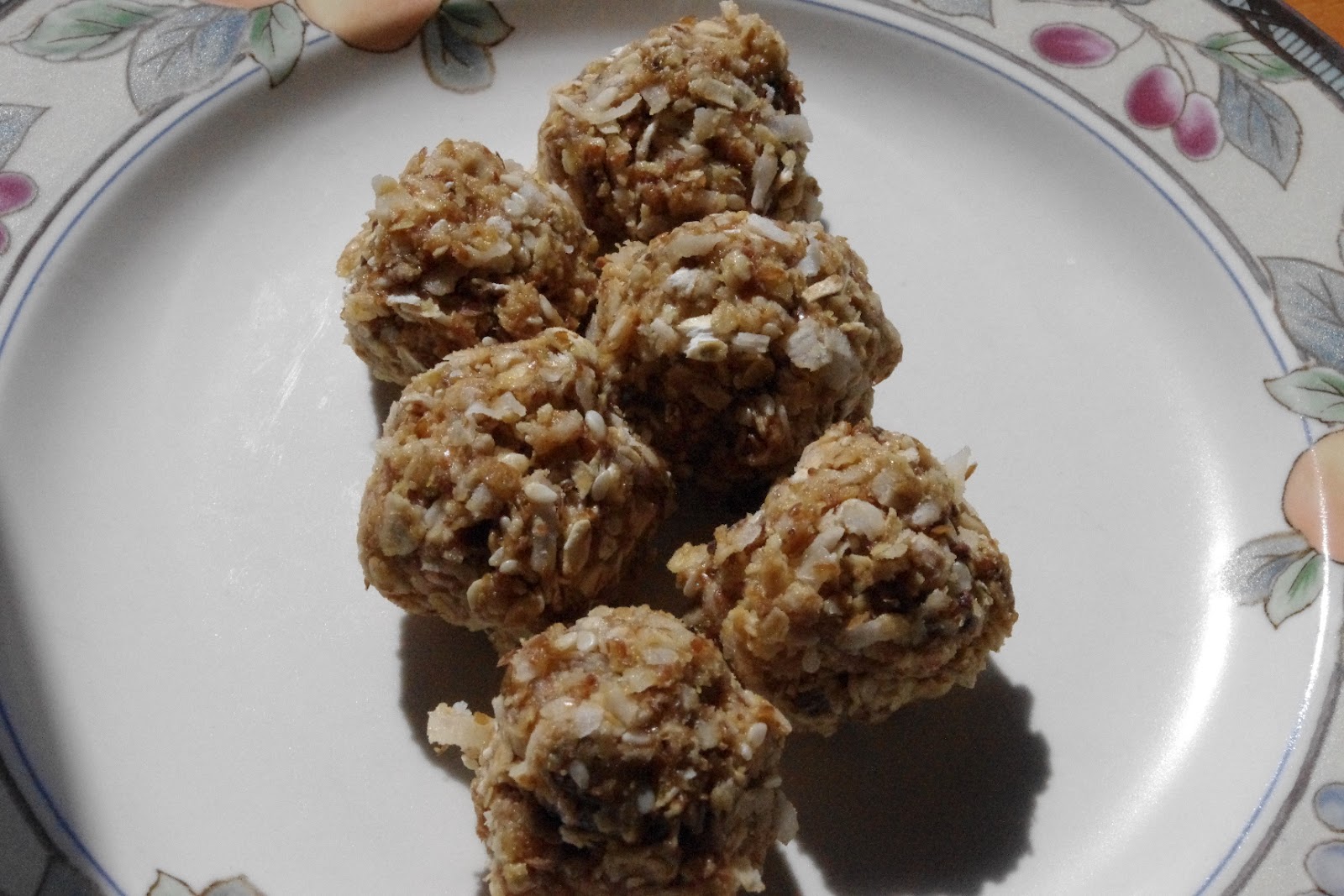 The Busy Moms' Recipe Box: Oatmeal Energy Bites