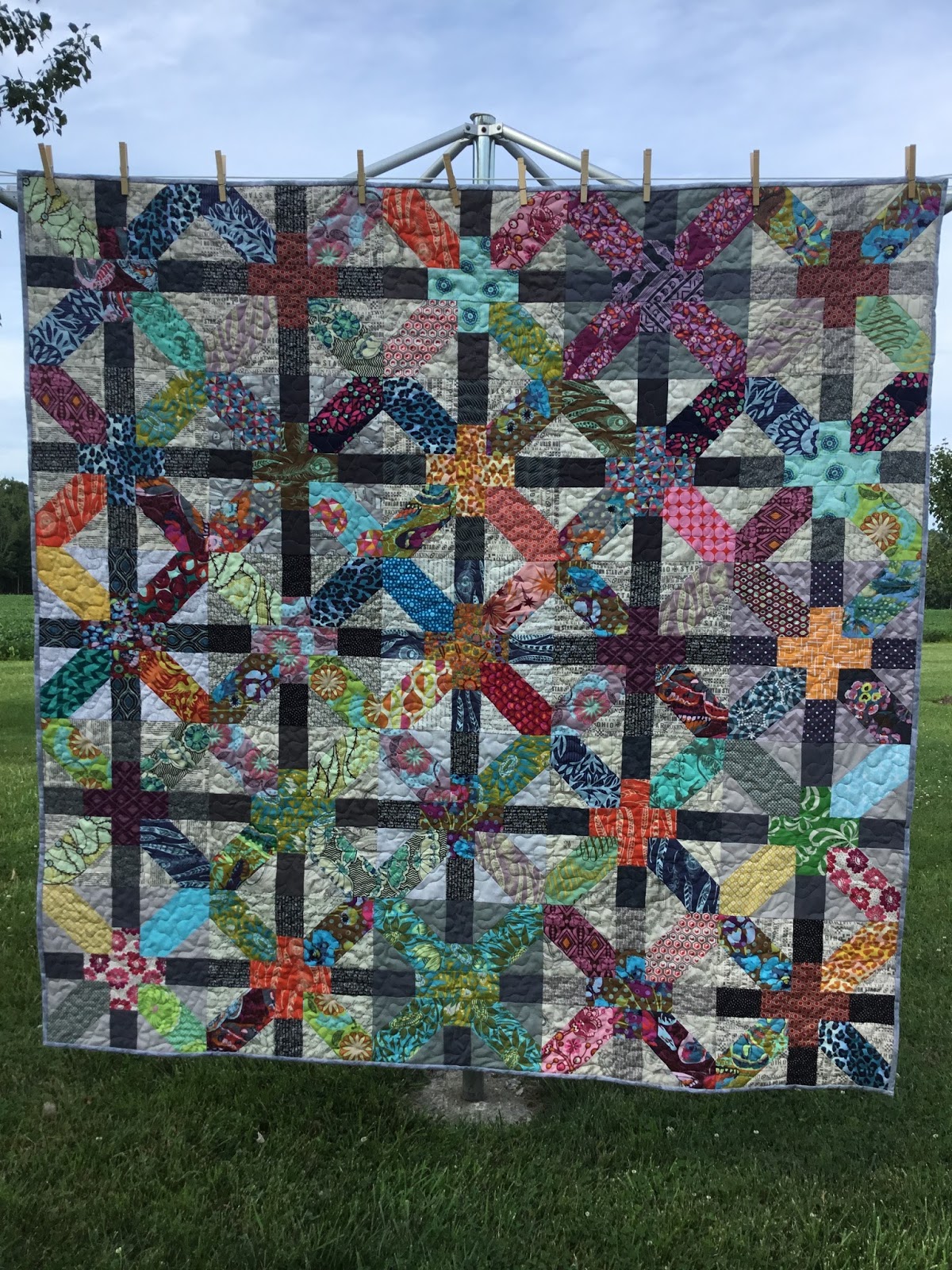 krislovesfabric: My X Plus Quilt is Done