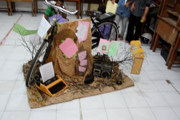 Mari Belajar Meraih Masa Depan: mading