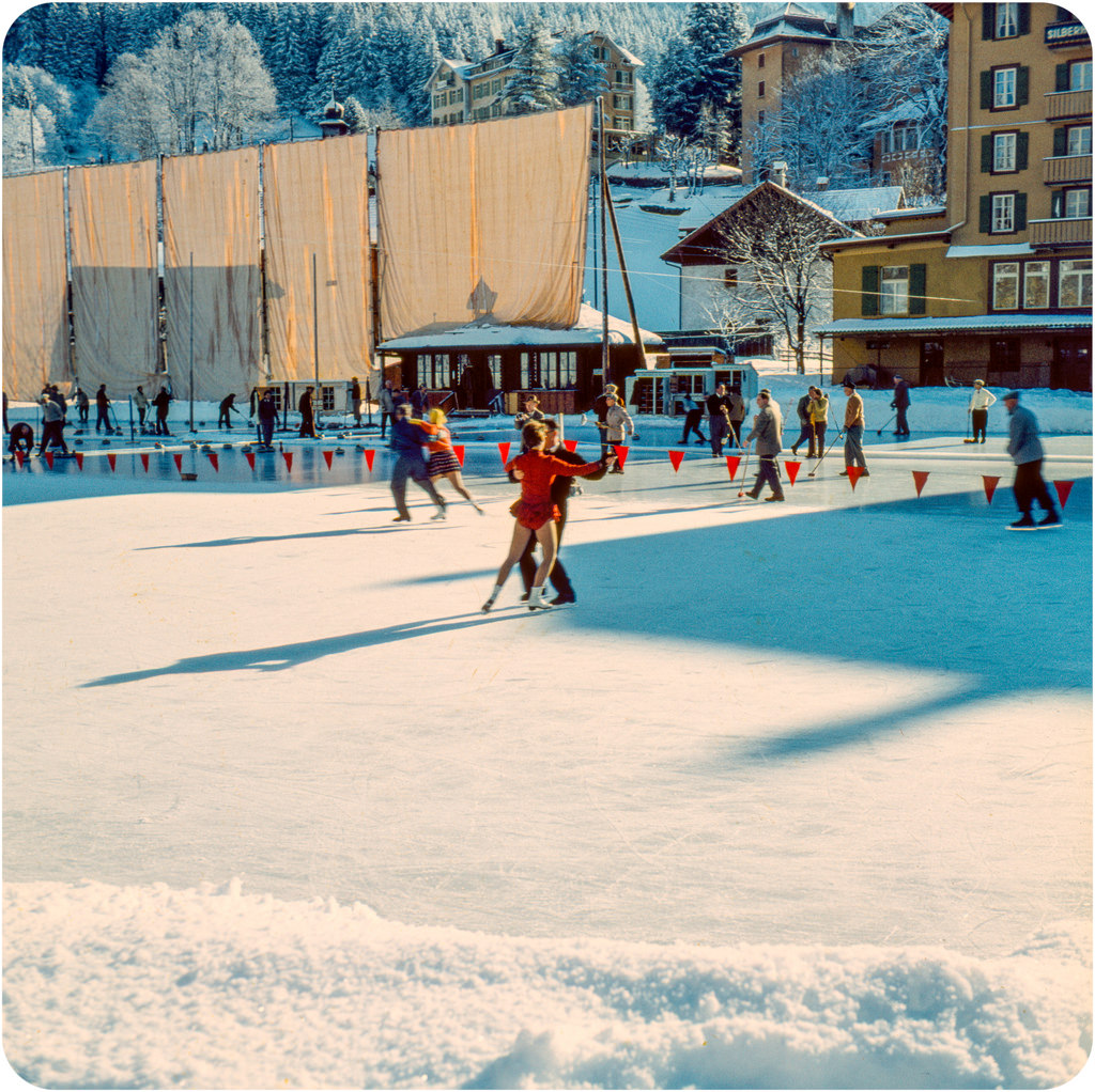 30 Medium Format Color Photos Captured Everyday Life of Bern ...