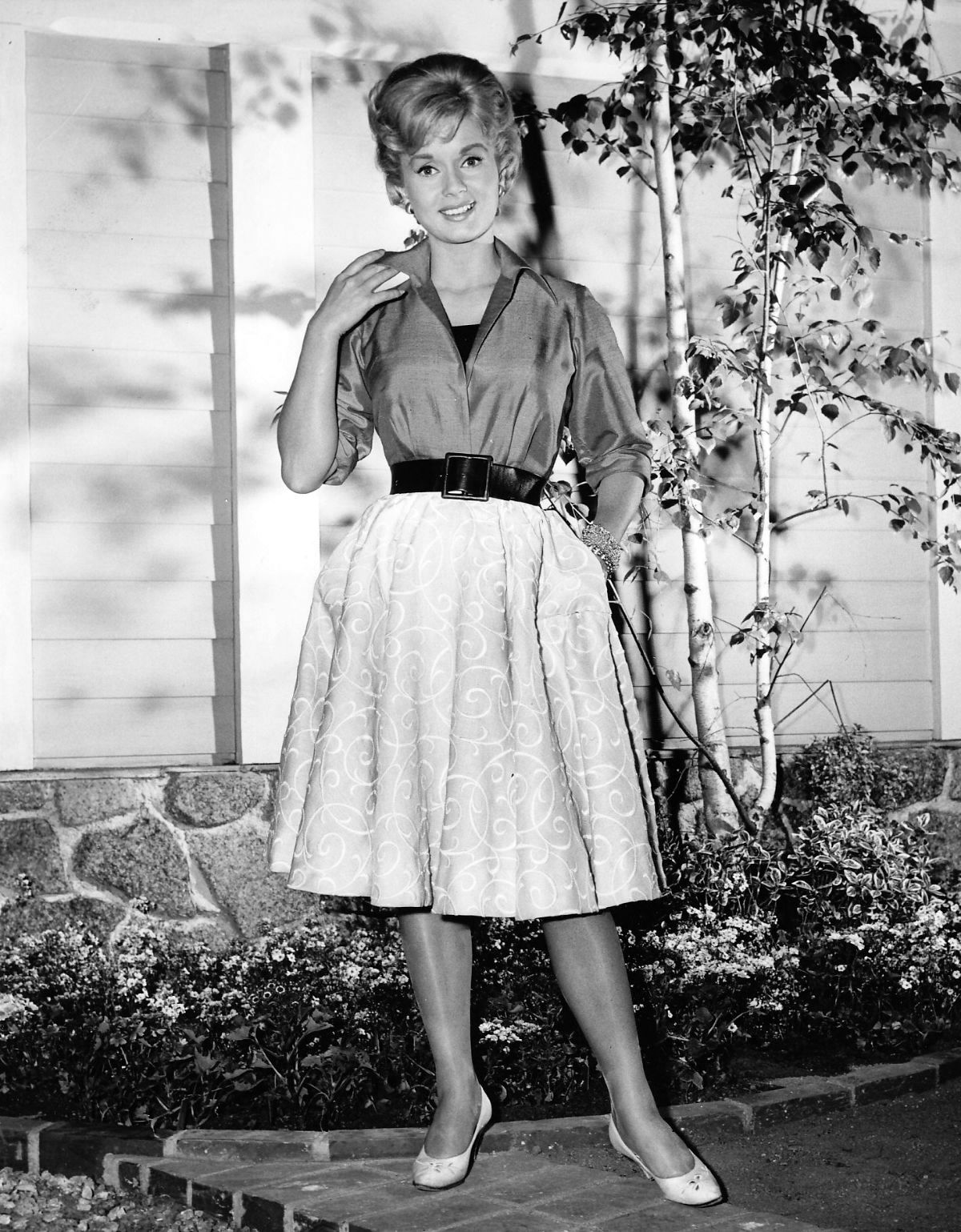 40 Wonderful Black and White Portrait Photos of Debbie Reynolds in the ...