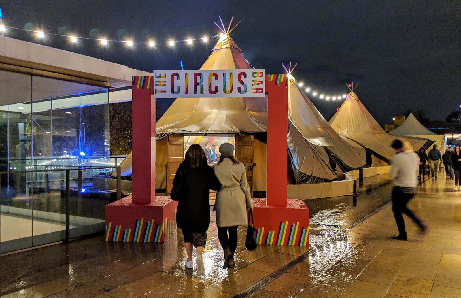 Happening London: Circus Bar - South Bank PopUp