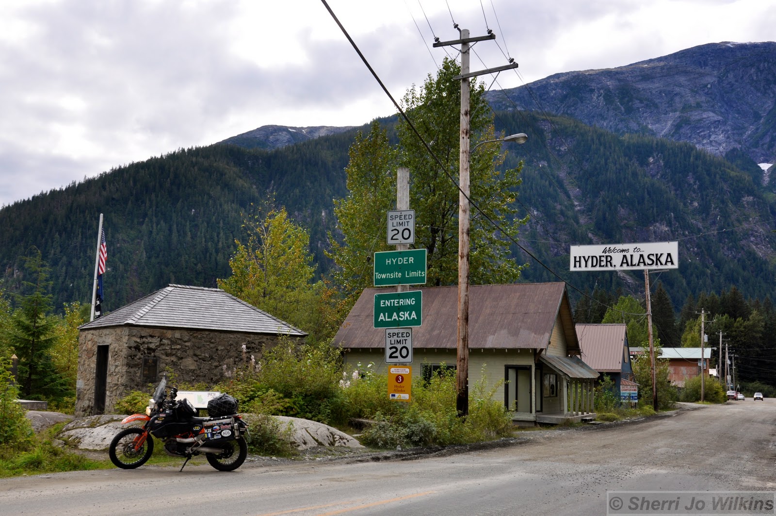 Sherri Jo's Because I Can World Tour: Bears, Hyder Alaska, Stewart BC ...