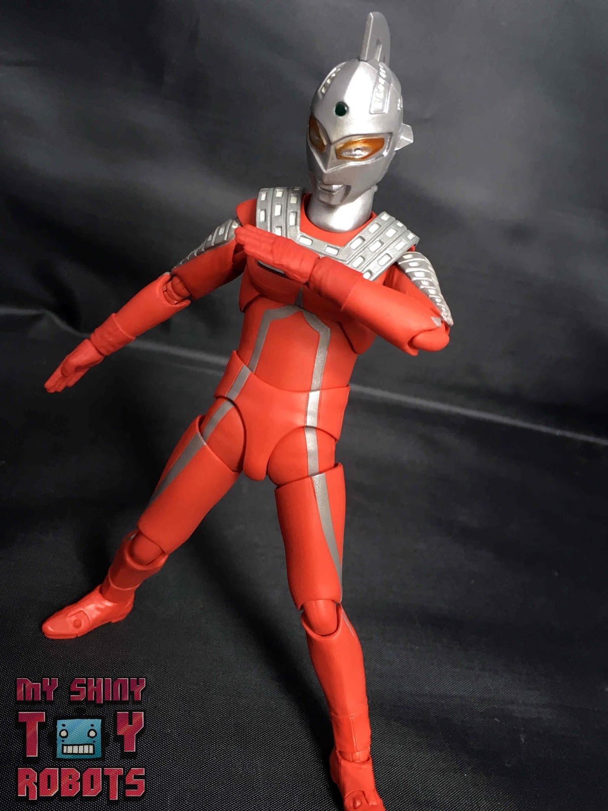 My Shiny Toy Robots: Toybox REVIEW: S.H. Figuarts Ultraseven