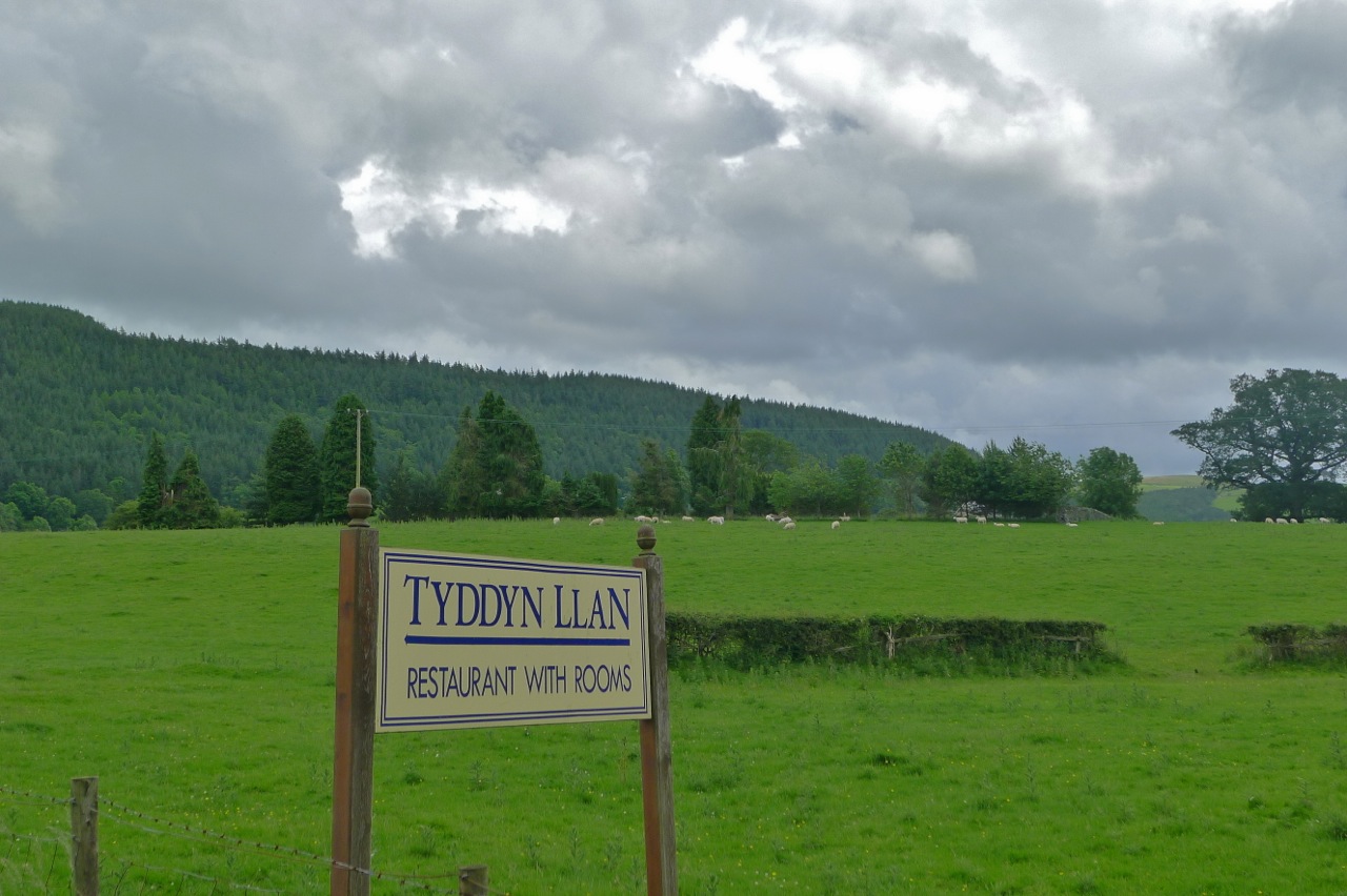HUNGRY HOSS: Tyddyn Llan, Wales