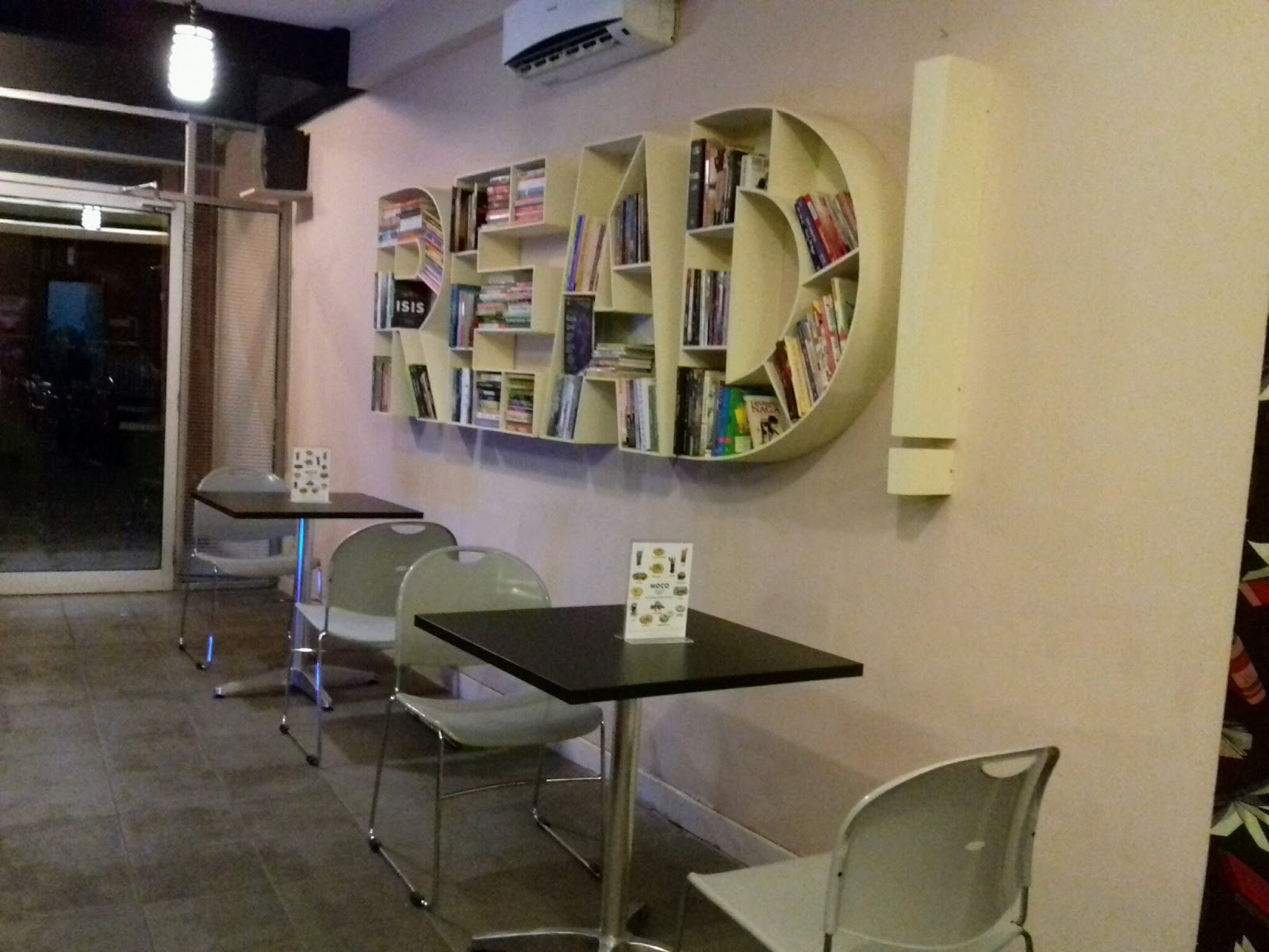 Tweeeeeeeeety....: [Review] Moco Library Cafe