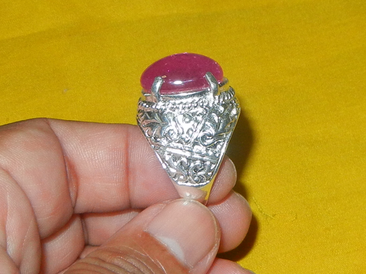 GELIGA KINABALU: CINCIN DELIMA MERAH