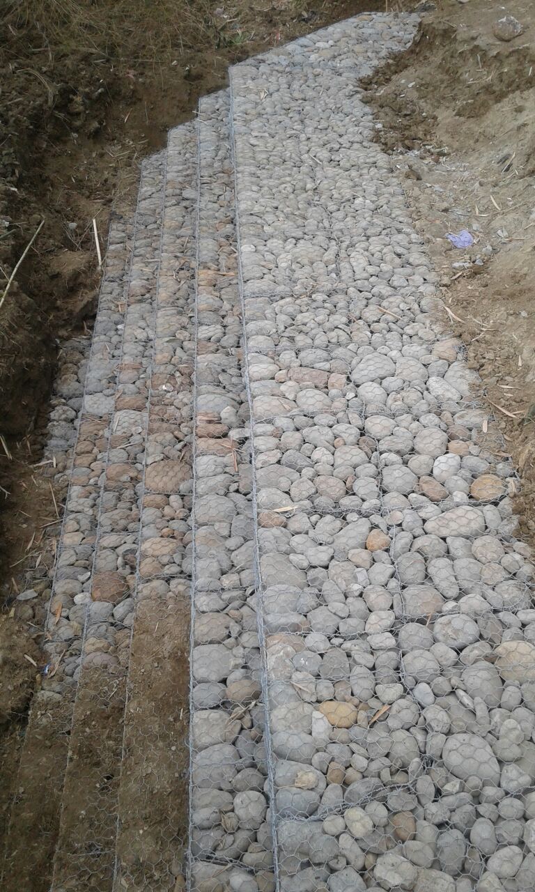 Pemasangan Batu Bronjong