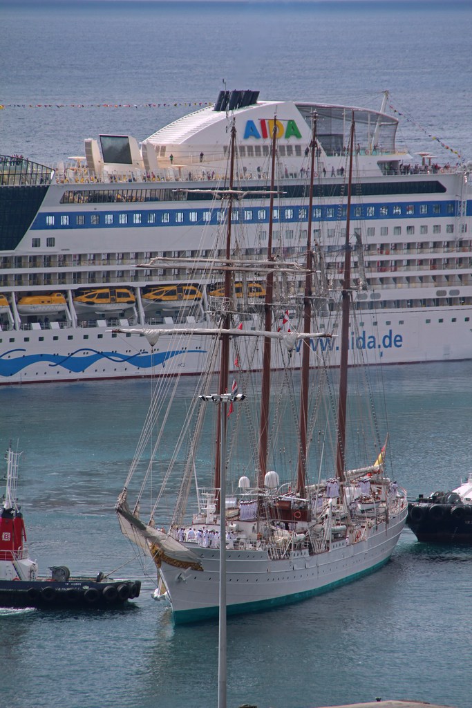 O Porto da Graciosa: Visita a Tenerife do JS de Elcano.
