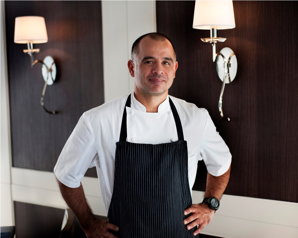 Héctor Romero visitó Santo Domingo