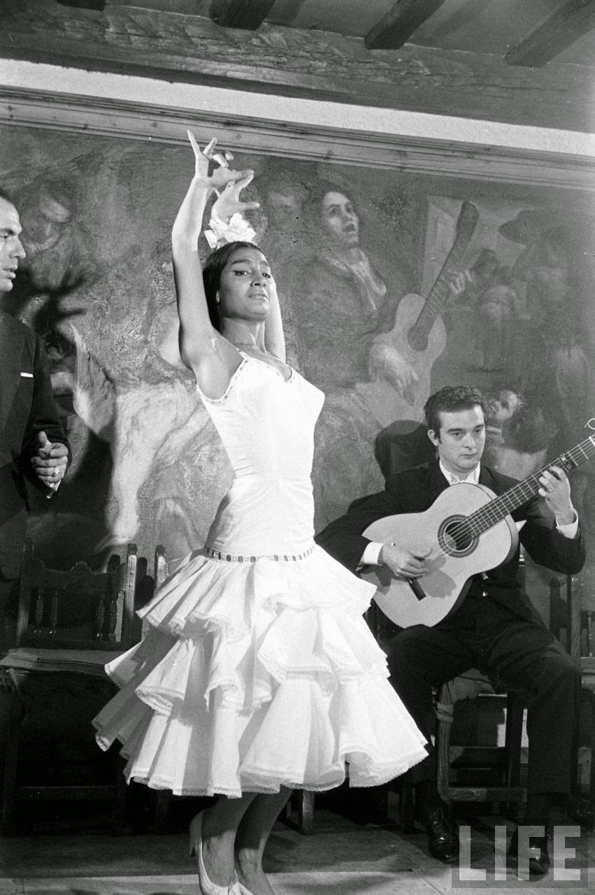 30 Stunning Black and White Photos of Gypsy Dancers in Madrid in 1960 ...