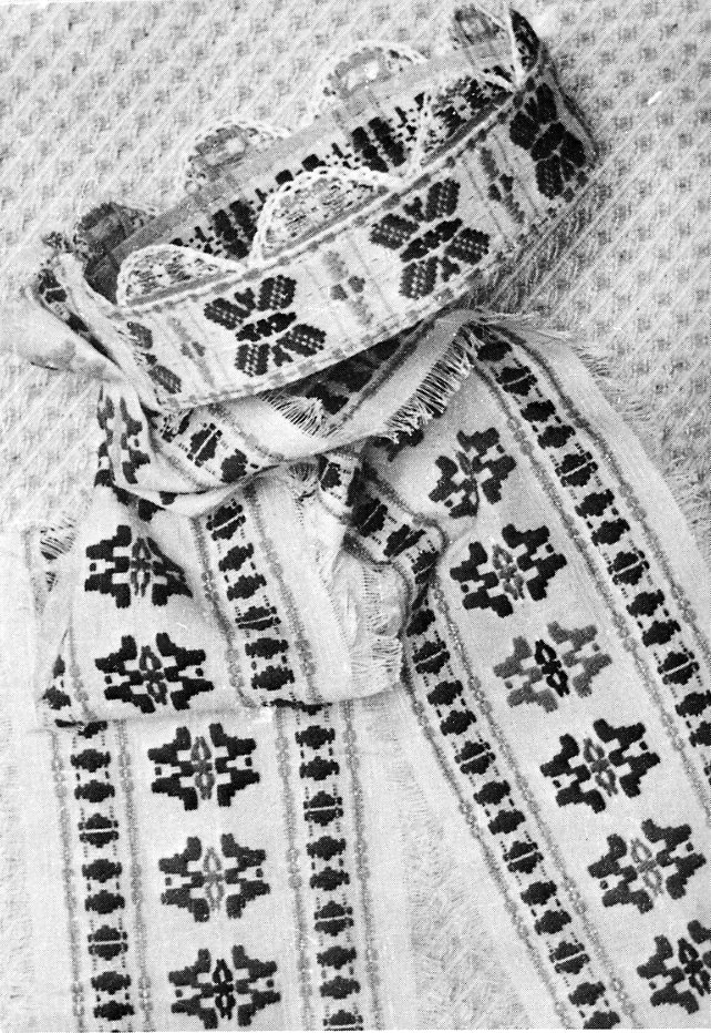 FolkCostume&Embroidery: Costume of Kapsai region, Lithuania