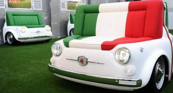 Arredamenti Moderni: Una sofa-divano particolare a forma di una Fiat 500 Arredamenti Moderni: Una sofa-divano particolare a forma di una Fiat 500