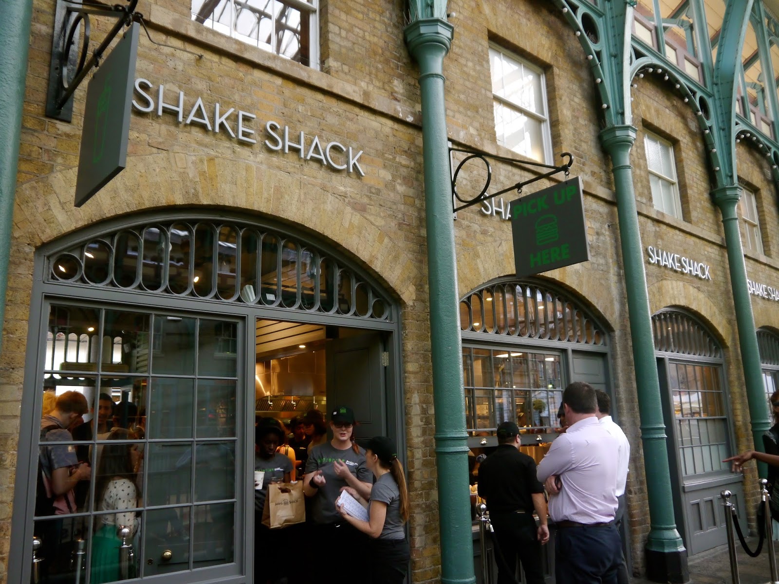 SUPERCALAFASHIONISTIC: Shake Shack London