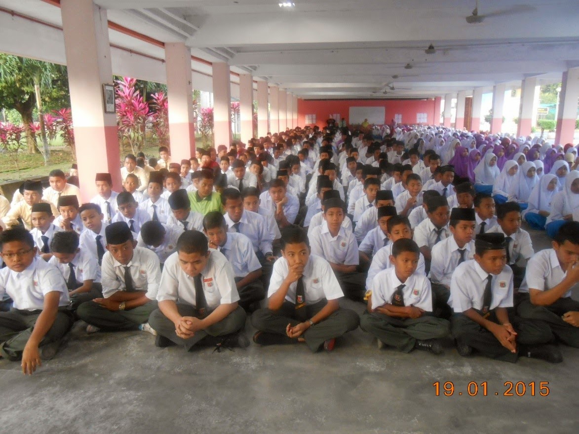 Sekolah Menengah Dewan Beta: April 2015