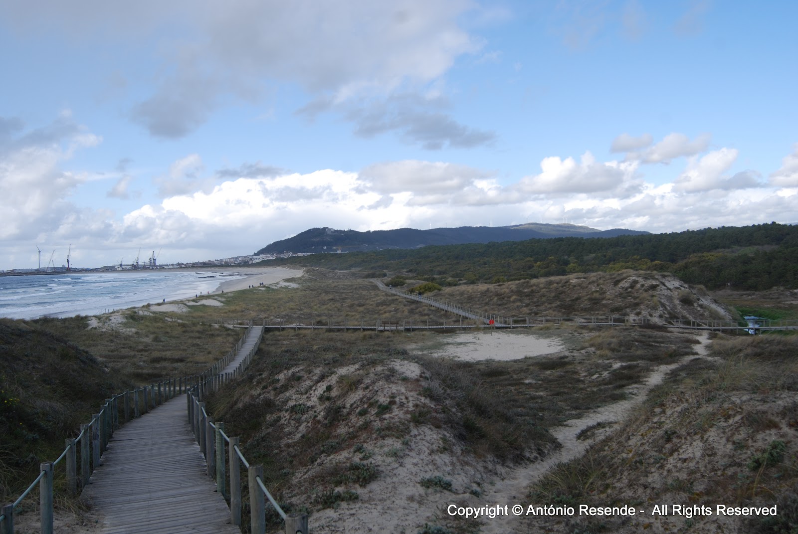 A U T O C A R A V A N A: Praia do Rodanho