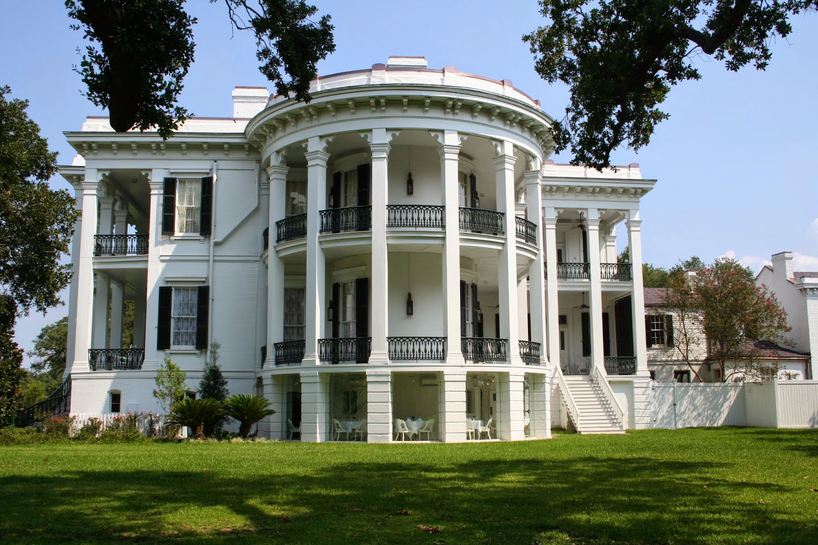 A Simple Life - In The South: ~ The Great River Road - Nottoway ...