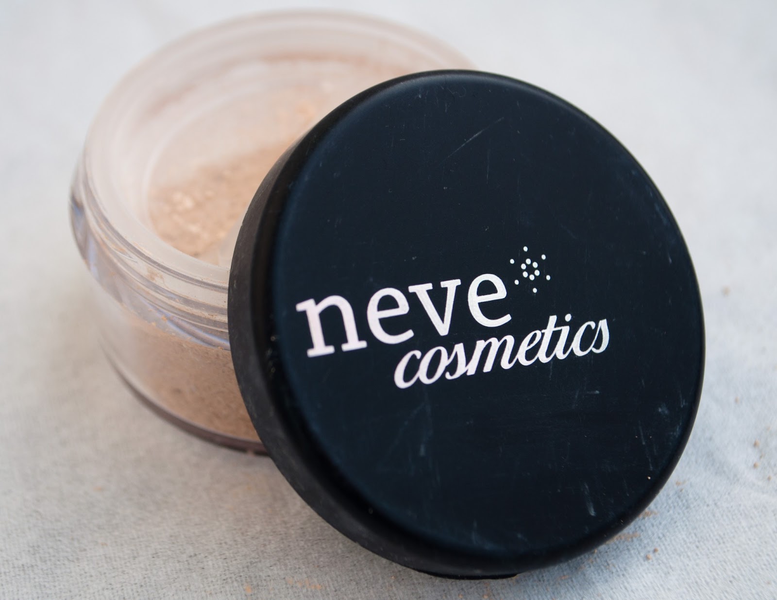 Chic Me Paris: Neve Cosmetics High Coverage Foundation