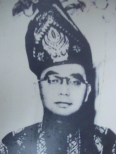 GAMBAR MENTERI-MENTERI BESAR PAHANG BERMULA 1948 SEHNGGA SEKARANG | AKU ...