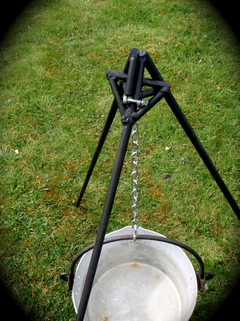 Handmade Matt: Open Fire Tripod for hanging cooking pots and kettles ...