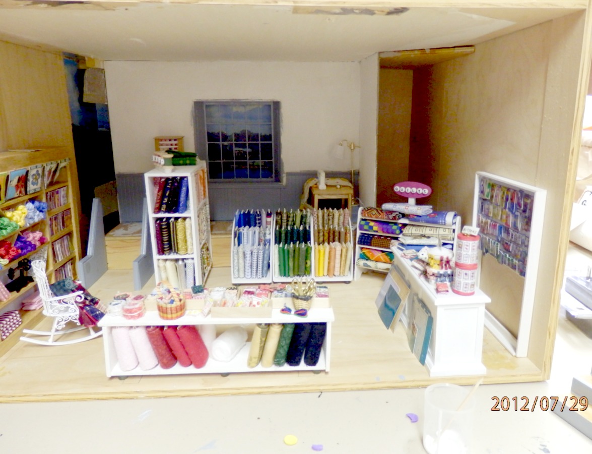 KathieB's Minis: The One-armed Paper Hanger