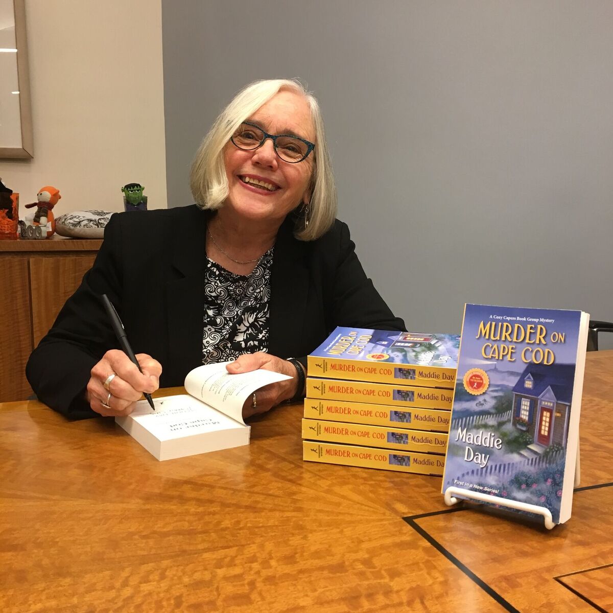 Jungle Red Writers: The Genesis of a Series by Edith Maxwell