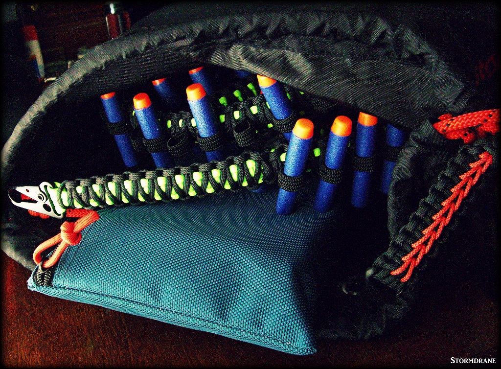 Stormdrane's Blog: Paracord Fusion Ties Backpack Edition