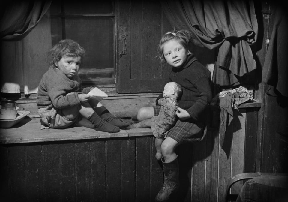 Glasgow Slum in the Late 1940s: 22 Harrowing Photographs Capture ...