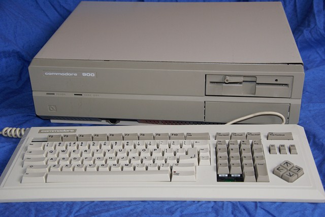 Commodore 900